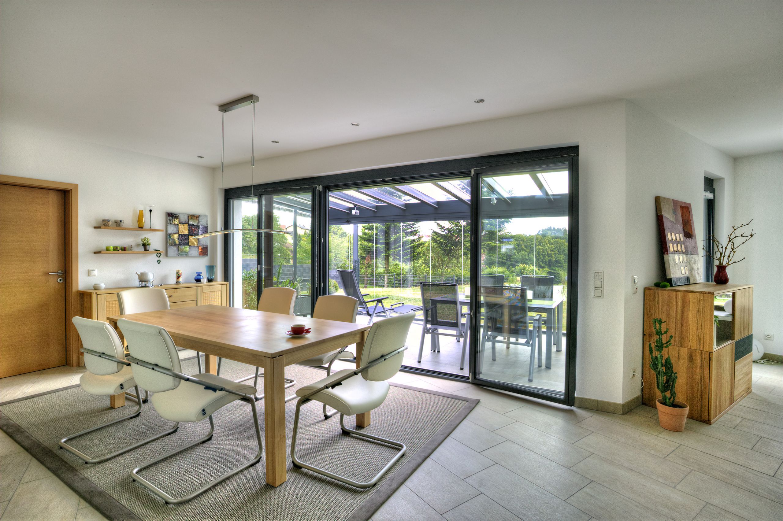 Terrassenüberdachung Alu als effektiver Wind- und Regenschutz im Raum ...