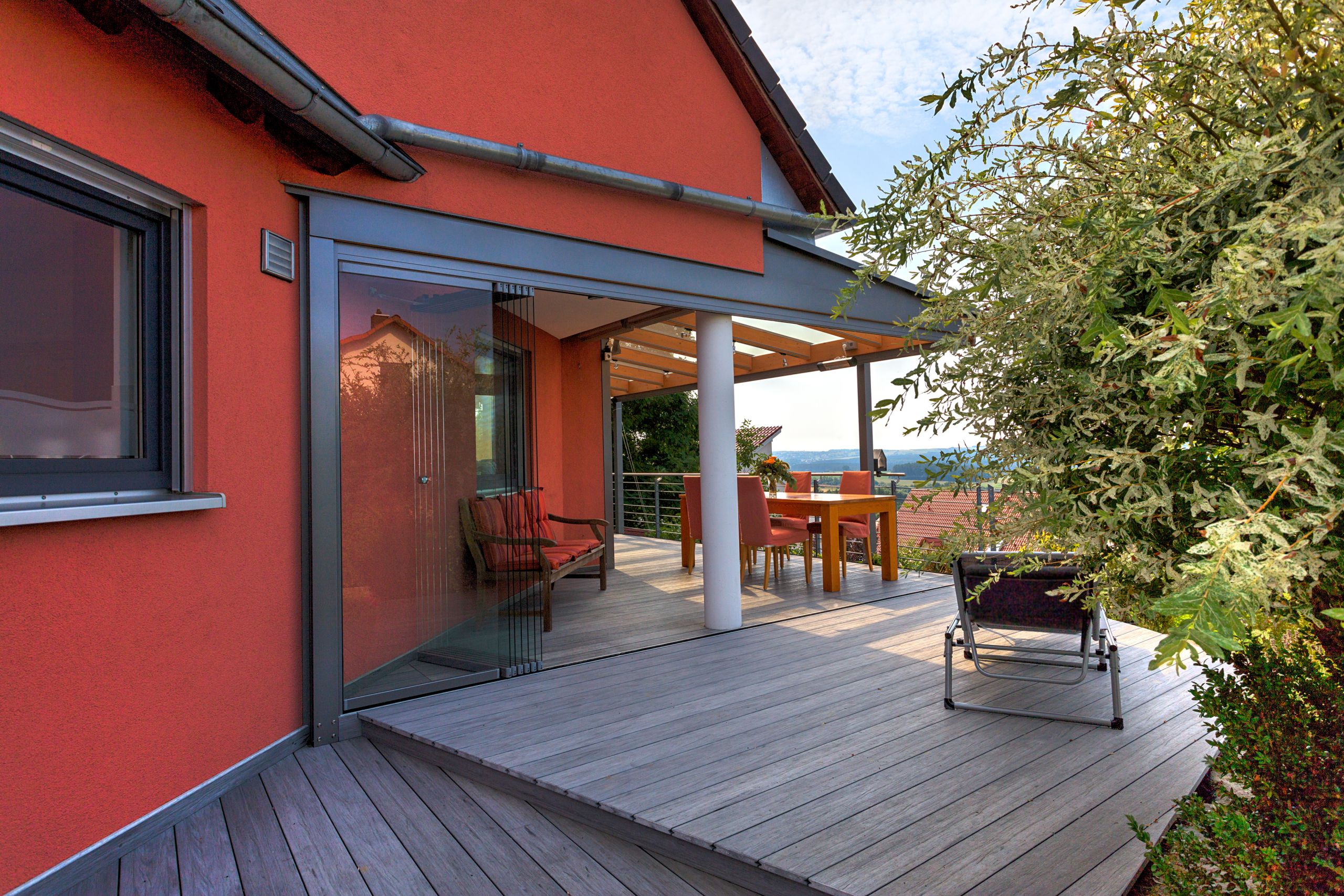 Balkonüberdachung als wetterunabhängiger Freisitz in Forchheim ...