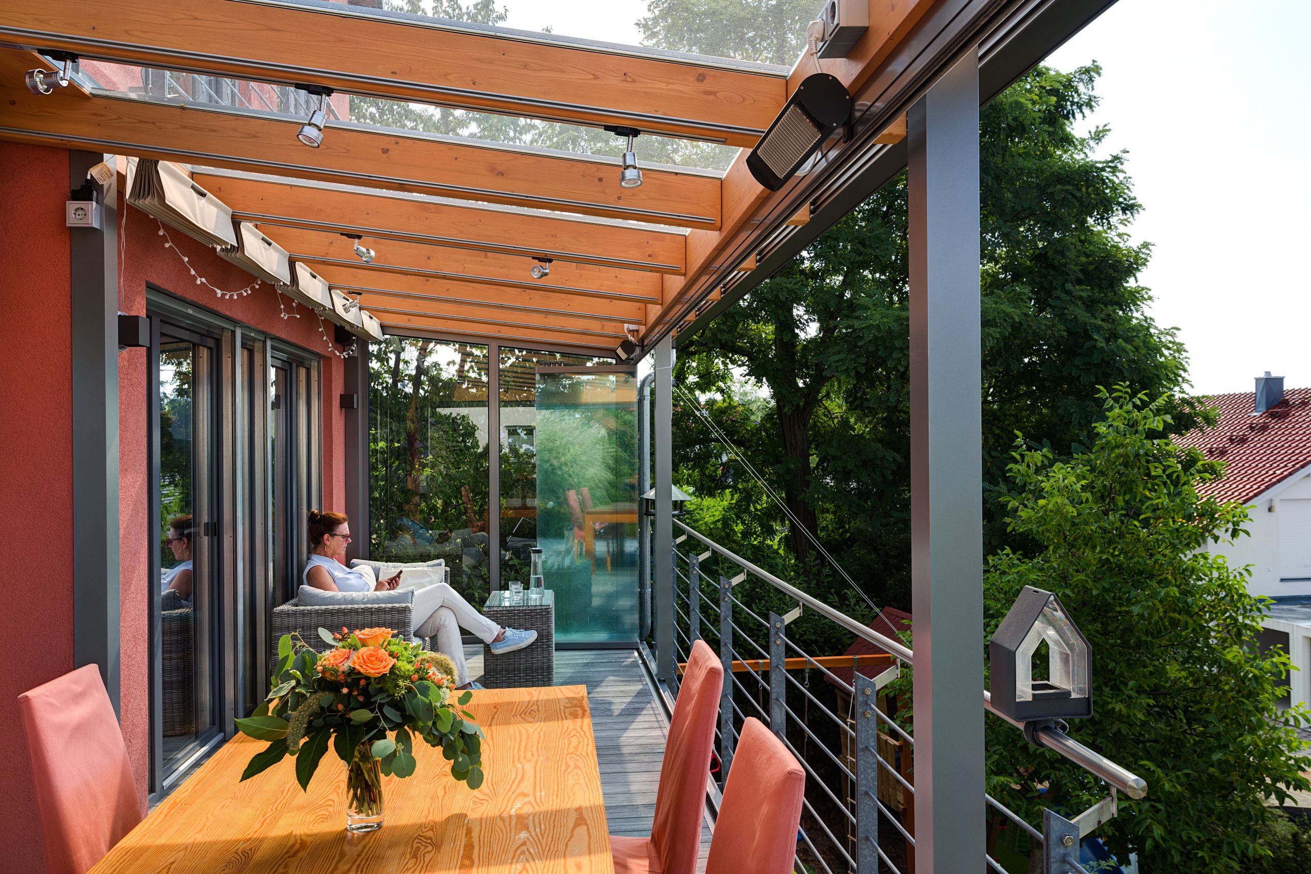 Balkonüberdachung als wetterunabhängiger Freisitz in Forchheim ...